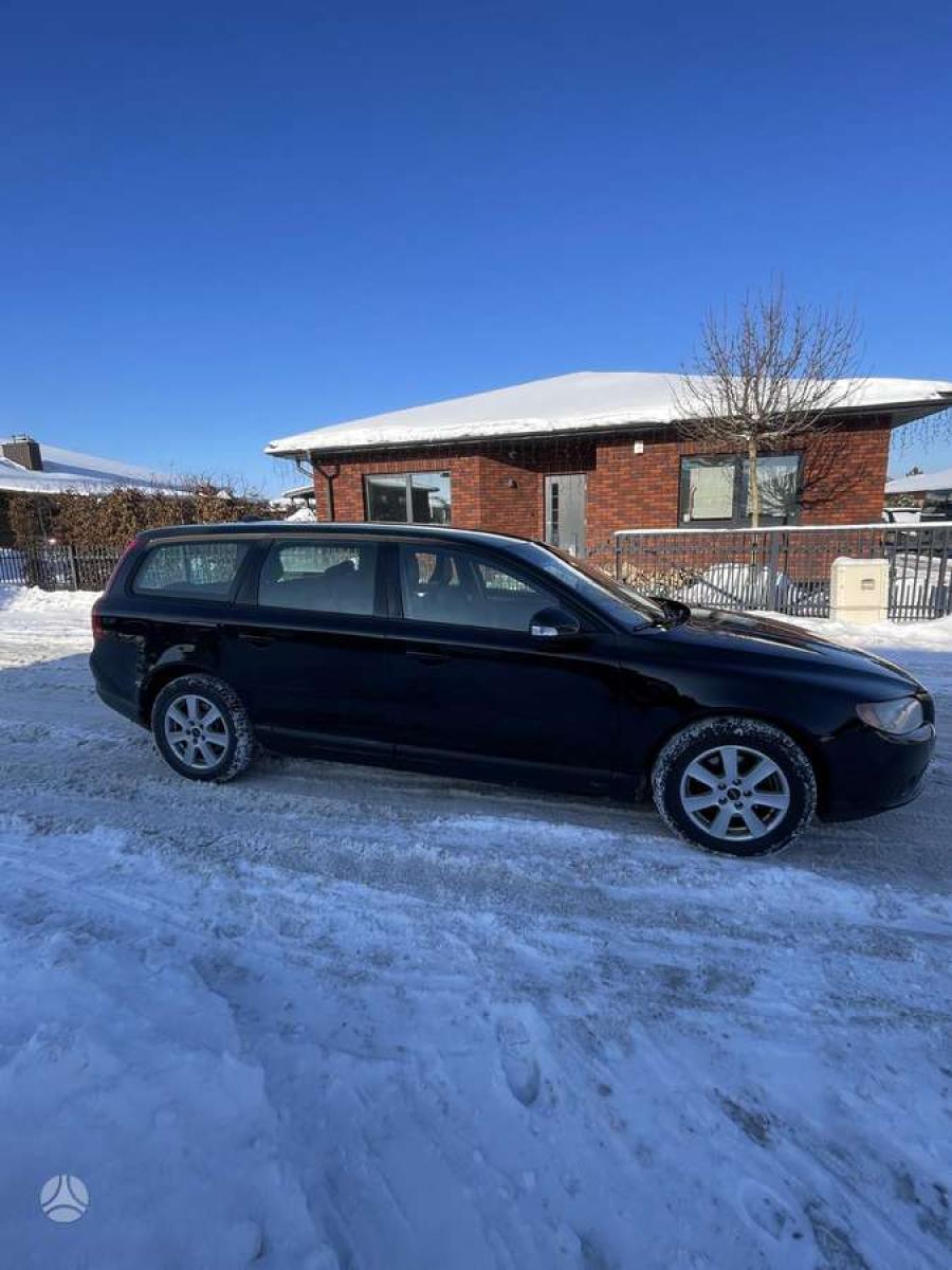 Черный Вольво В70 2009 в Каунас, объемом двигателя 2.40 л и пробегом 308 тыс. км за 4150 €, фото 4 на AUTOMOTO.COM.LV