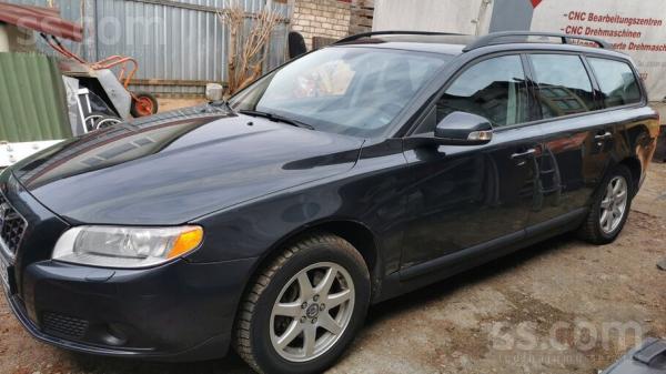 Melns Volvo V70 2009 Daugavpils, ar dzinēja tilpumu 2.40 L un nobraukumu 345 tūkst. km par 2700 €, foto 1 vietnē AUTOMOTO.COM.LV