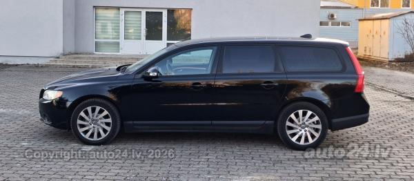 Melns Volvo V70 2009 Paide, ar dzinēja tilpumu 2.40 L un nobraukumu 327 tūkst. km par 5250 €, foto 4 vietnē AUTOMOTO.COM.LV