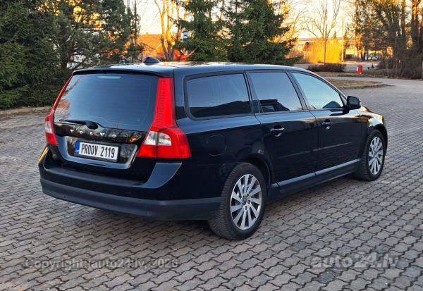 Melns Volvo V70 2009 Paide, ar dzinēja tilpumu 2.40 L un nobraukumu 327 tūkst. km par 5250 €, foto 5 vietnē AUTOMOTO.COM.LV