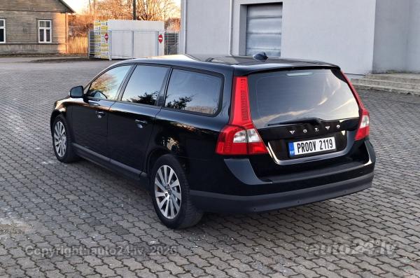 Melns Volvo V70 2009 Paide, ar dzinēja tilpumu 2.40 L un nobraukumu 327 tūkst. km par 5250 €, foto 6 vietnē AUTOMOTO.COM.LV