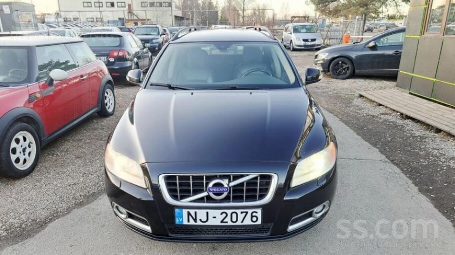 Melns Volvo V70 2009 Rīga, ar dzinēja tilpumu 2.40 L un nobraukumu 313 tūkst. km par 3950 €, foto 17 vietnē AUTOMOTO.COM.LV