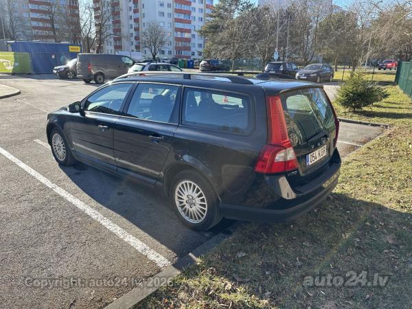 Black Volvo V70 2009 in Tallinn, with an engine capacity of 2.00 L and mileage of 358 thousand km for 4200 €, photo 4 on AUTOMOTO.COM.LV