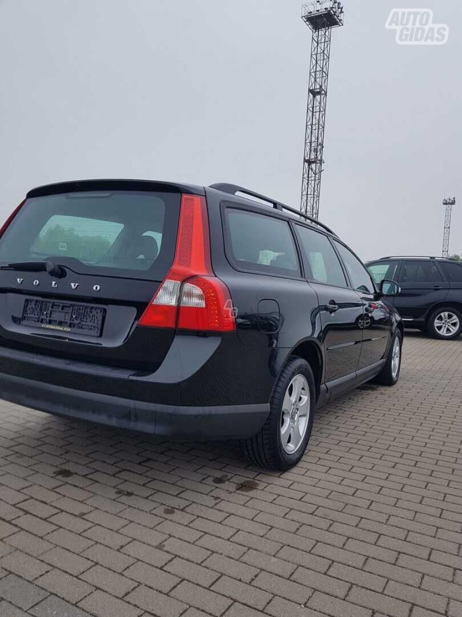 Melns Volvo V70 2009 Marijampole, ar dzinēja tilpumu 2.00 L un nobraukumu 369 tūkst. km par 3900 €, foto 3 vietnē AUTOMOTO.COM.LV