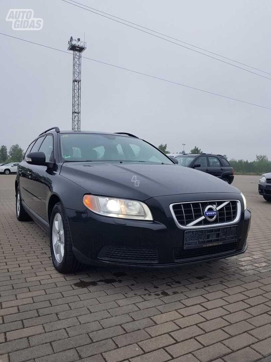 Melns Volvo V70 2009 Marijampole, ar dzinēja tilpumu 2.00 L un nobraukumu 369 tūkst. km par 3900 €, foto 4 vietnē AUTOMOTO.COM.LV