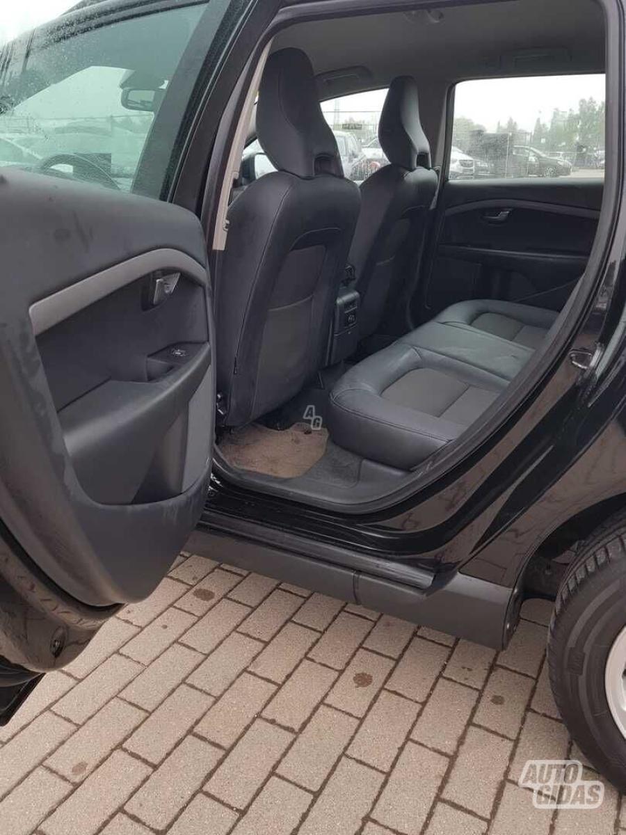 Melns Volvo V70 2009 Marijampole, ar dzinēja tilpumu 2.00 L un nobraukumu 369 tūkst. km par 3900 €, foto 10 vietnē AUTOMOTO.COM.LV