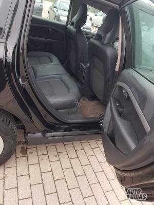 Melns Volvo V70 2009 Marijampole, ar dzinēja tilpumu 2.00 L un nobraukumu 369 tūkst. km par 3900 €, foto 16 vietnē AUTOMOTO.COM.LV