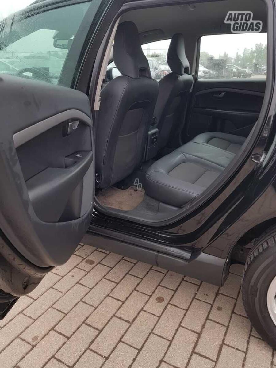 Melns Volvo V70 2009 Marijampole, ar dzinēja tilpumu 2.00 L un nobraukumu 369 tūkst. km par 3900 €, foto 18 vietnē AUTOMOTO.COM.LV