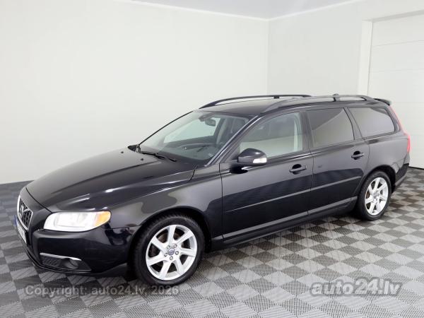 Black Volvo V70 2009 in Tallinn, with an engine capacity of 2.40 L and mileage of 319 thousand km for 2999 €, photo 2 on AUTOMOTO.COM.LV