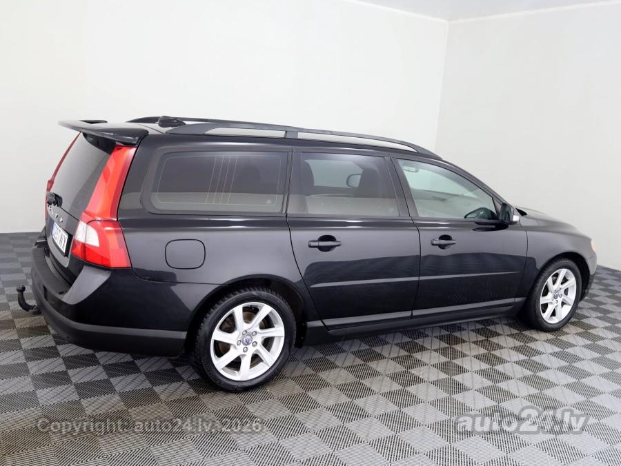 Melns Volvo V70 2009 Tallina, ar dzinēja tilpumu 2.40 L un nobraukumu 319 tūkst. km par 2999 €, foto 4 vietnē AUTOMOTO.COM.LV