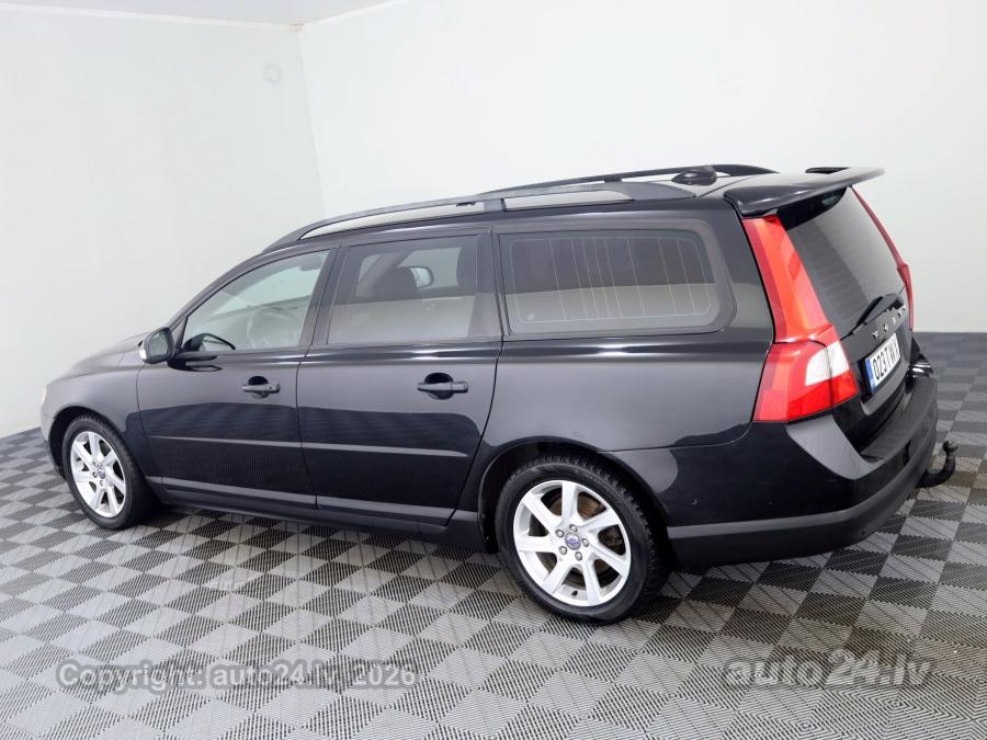Melns Volvo V70 2009 Tallina, ar dzinēja tilpumu 2.40 L un nobraukumu 319 tūkst. km par 2999 €, foto 5 vietnē AUTOMOTO.COM.LV