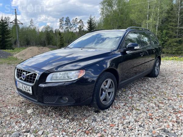 Black Volvo V70 2009 in Cesis, with an engine capacity of 2.40 L and mileage of 0 thousand km for 3990 €, photo 1 on AUTOMOTO.COM.LV