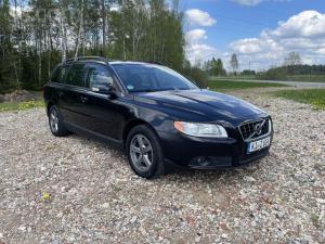 Black Volvo V70 2009 in Cesis, with an engine capacity of 2.40 L and mileage of 0 thousand km for 3990 €, photo 4 on AUTOMOTO.COM.LV
