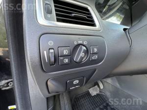 Black Volvo V70 2009 in Cesis, with an engine capacity of 2.40 L and mileage of 0 thousand km for 3990 €, photo 9 on AUTOMOTO.COM.LV