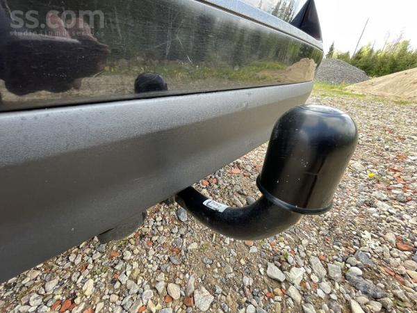 Black Volvo V70 2009 in Cesis, with an engine capacity of 2.40 L and mileage of 0 thousand km for 3990 €, photo 10 on AUTOMOTO.COM.LV
