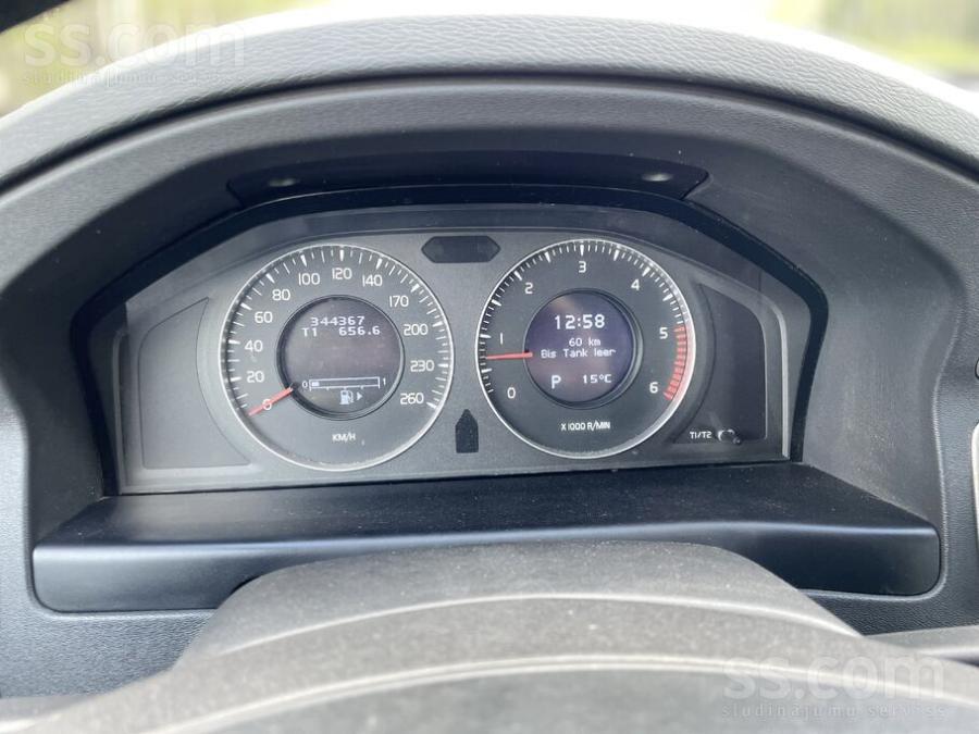 Black Volvo V70 2009 in Cesis, with an engine capacity of 2.40 L and mileage of 0 thousand km for 3990 €, photo 21 on AUTOMOTO.COM.LV