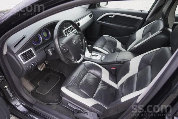 Black Volvo V70 2009 in Riga, with an engine capacity of 2.40 L and mileage of 273 thousand km for 4990 €, photo 9 on AUTOMOTO.COM.LV