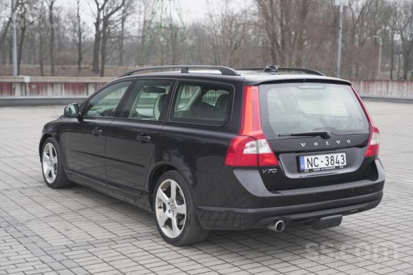 Melns Volvo V70 2009 Rīga, ar dzinēja tilpumu 2.40 L un nobraukumu 273 tūkst. km par 4990 €, foto 3 vietnē AUTOMOTO.COM.LV