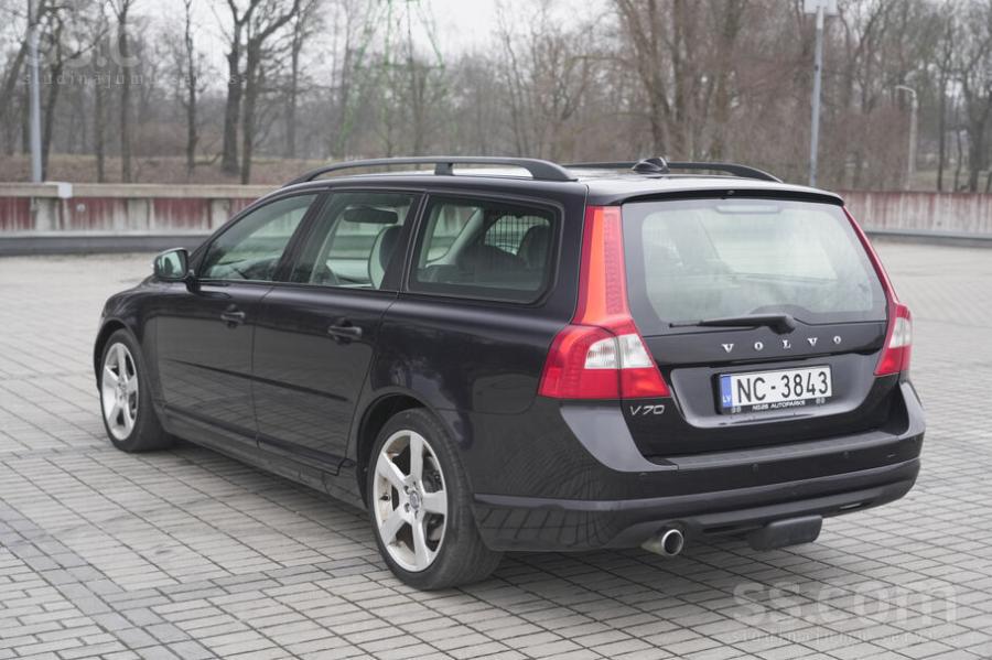Melns Volvo V70 2009 Rīga, ar dzinēja tilpumu 2.40 L un nobraukumu 273 tūkst. km par 4990 €, foto 4 vietnē AUTOMOTO.COM.LV