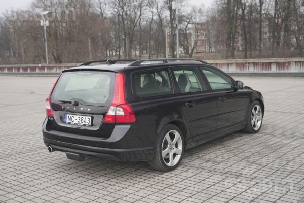 Melns Volvo V70 2009 Rīga, ar dzinēja tilpumu 2.40 L un nobraukumu 273 tūkst. km par 4990 €, foto 5 vietnē AUTOMOTO.COM.LV