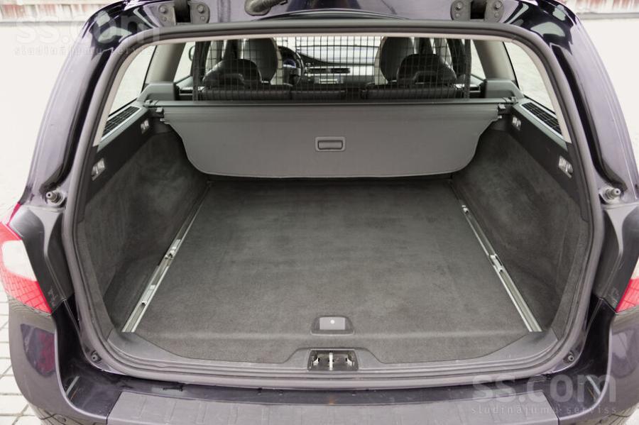 Melns Volvo V70 2009 Rīga, ar dzinēja tilpumu 2.40 L un nobraukumu 273 tūkst. km par 4990 €, foto 13 vietnē AUTOMOTO.COM.LV