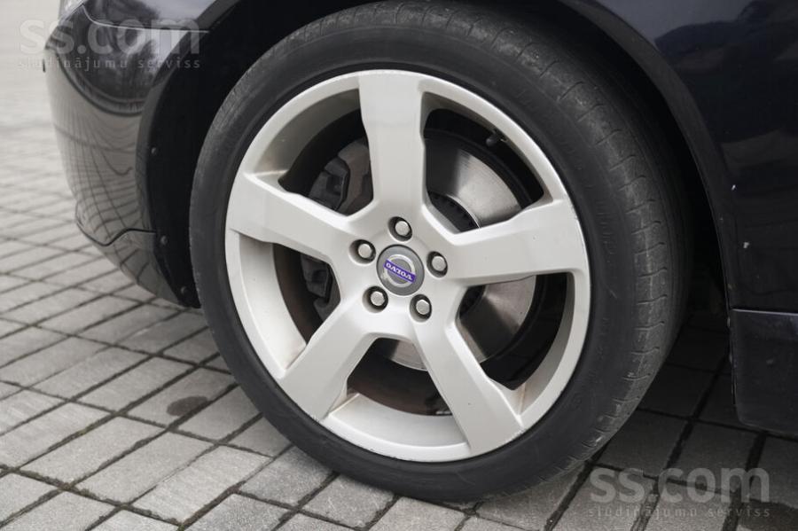 Melns Volvo V70 2009 Rīga, ar dzinēja tilpumu 2.40 L un nobraukumu 273 tūkst. km par 4990 €, foto 17 vietnē AUTOMOTO.COM.LV