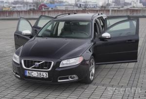 Melns Volvo V70 2009 Rīga, ar dzinēja tilpumu 2.40 L un nobraukumu 273 tūkst. km par 4990 €, foto 27 vietnē AUTOMOTO.COM.LV