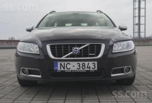 Melns Volvo V70 2009 Rīga, ar dzinēja tilpumu 2.40 L un nobraukumu 273 tūkst. km par 4990 €, foto 28 vietnē AUTOMOTO.COM.LV