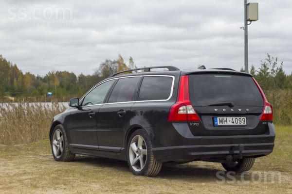 Black Volvo V70 2009 in Riga, with an engine capacity of 2.40 L and mileage of 311 thousand km for 3600 €, photo 3 on AUTOMOTO.COM.LV