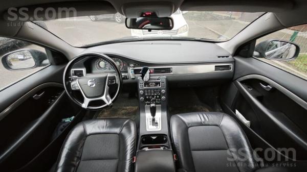 Black Volvo V70 2009 in Riga, with an engine capacity of 2.40 L and mileage of 311 thousand km for 3600 €, photo 5 on AUTOMOTO.COM.LV