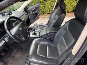 Black Volvo V70 2009 in Riga, with an engine capacity of 2.40 L and mileage of 233 thousand km for 4100 €, photo 3 on AUTOMOTO.COM.LV