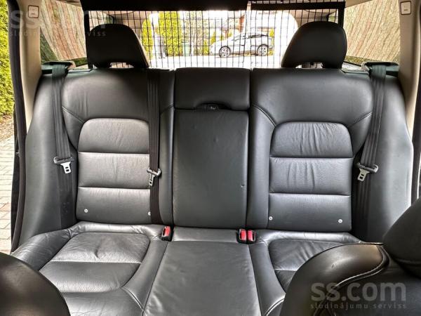 Black Volvo V70 2009 in Riga, with an engine capacity of 2.40 L and mileage of 233 thousand km for 4100 €, photo 3 on AUTOMOTO.COM.LV
