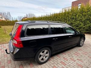 Black Volvo V70 2009 in Riga, with an engine capacity of 2.40 L and mileage of 233 thousand km for 4100 €, photo 5 on AUTOMOTO.COM.LV