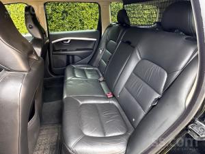 Black Volvo V70 2009 in Riga, with an engine capacity of 2.40 L and mileage of 233 thousand km for 4100 €, photo 12 on AUTOMOTO.COM.LV