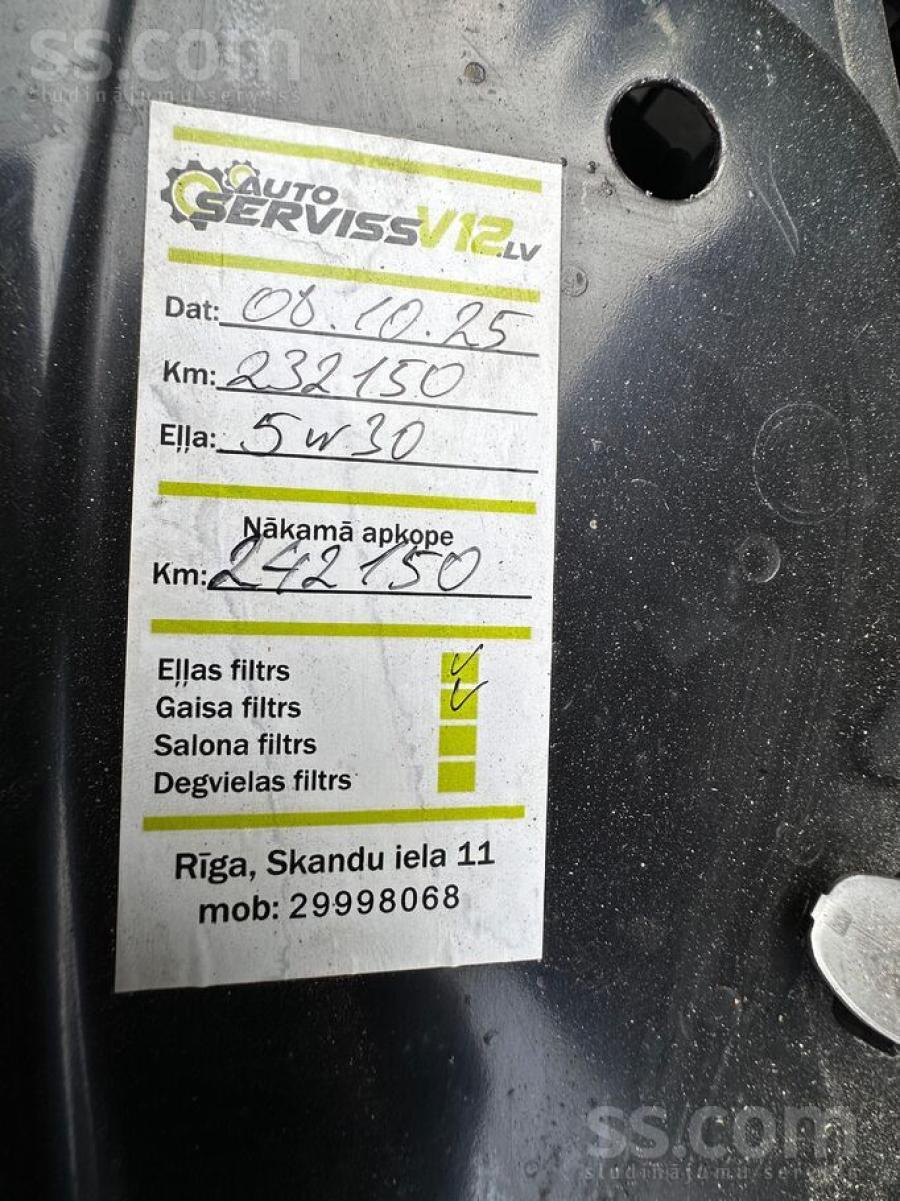 Black Volvo V70 2009 in Riga, with an engine capacity of 2.40 L and mileage of 233 thousand km for 4100 €, photo 17 on AUTOMOTO.COM.LV