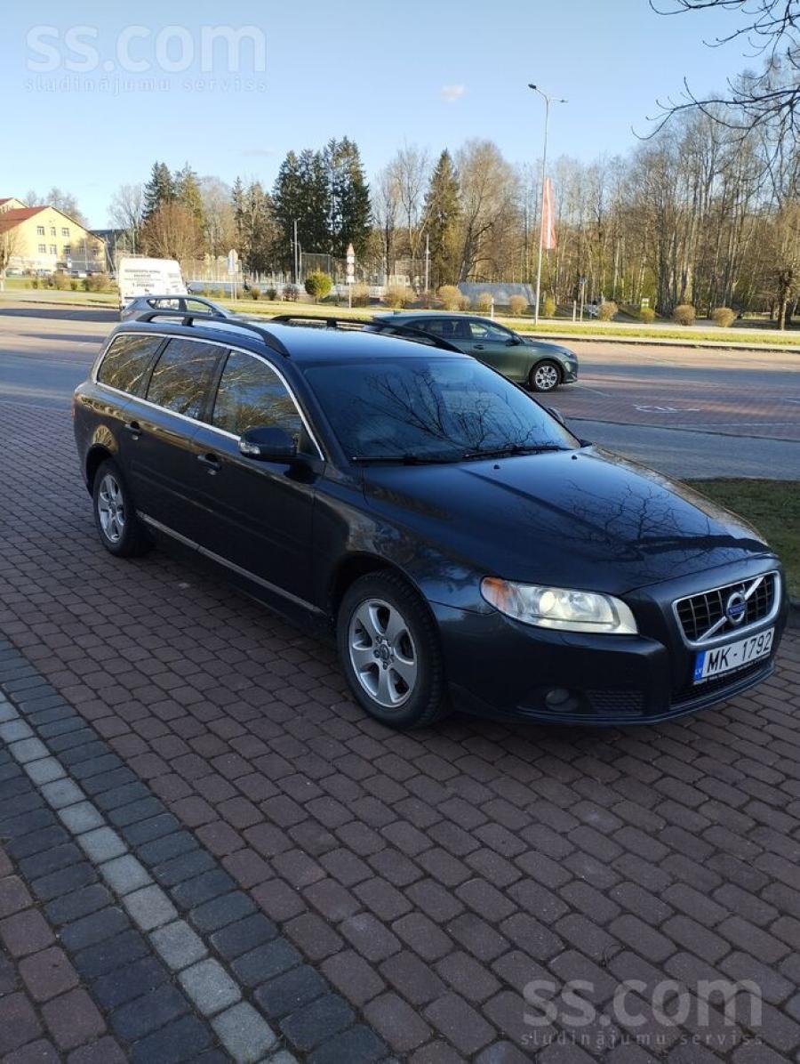 Черный Вольво В70 2009 в Рига, объемом двигателя 2.40 л и пробегом 294 тыс. км за 4500 €, фото 3 на AUTOMOTO.COM.LV