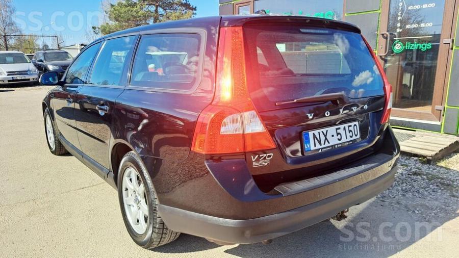 Black Volvo V70 2009 in Riga, with an engine capacity of 2.00 L and mileage of 272 thousand km for 3900 €, photo 5 on AUTOMOTO.COM.LV
