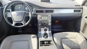 Black Volvo V70 2009 in Riga, with an engine capacity of 2.00 L and mileage of 272 thousand km for 3900 €, photo 8 on AUTOMOTO.COM.LV