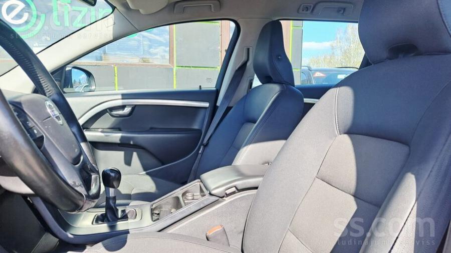 Black Volvo V70 2009 in Riga, with an engine capacity of 2.00 L and mileage of 272 thousand km for 3900 €, photo 13 on AUTOMOTO.COM.LV