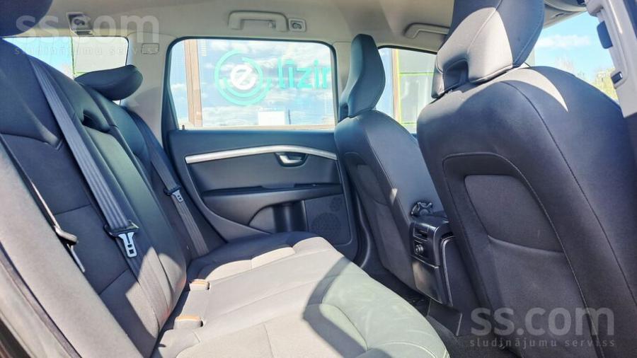 Black Volvo V70 2009 in Riga, with an engine capacity of 2.00 L and mileage of 272 thousand km for 3900 €, photo 17 on AUTOMOTO.COM.LV
