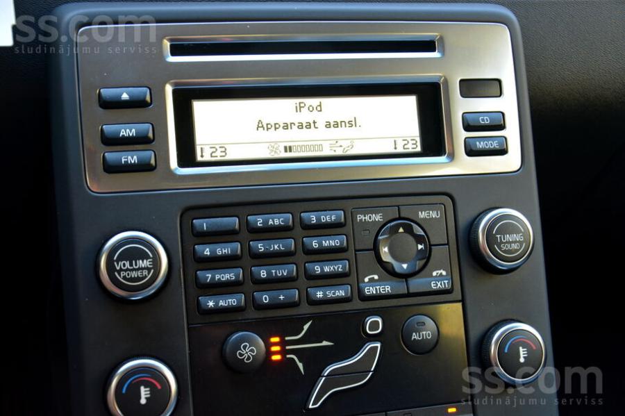 Melns Volvo V70 2009 Rīga, ar dzinēja tilpumu 2.00 L un nobraukumu 297 tūkst. km par 2650 €, foto 3 vietnē AUTOMOTO.COM.LV
