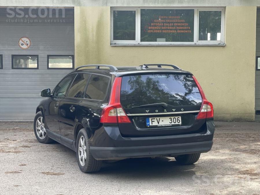 Melns Volvo V70 2009 Rīga, ar dzinēja tilpumu 2.00 L un nobraukumu 297 tūkst. km par 2650 €, foto 9 vietnē AUTOMOTO.COM.LV