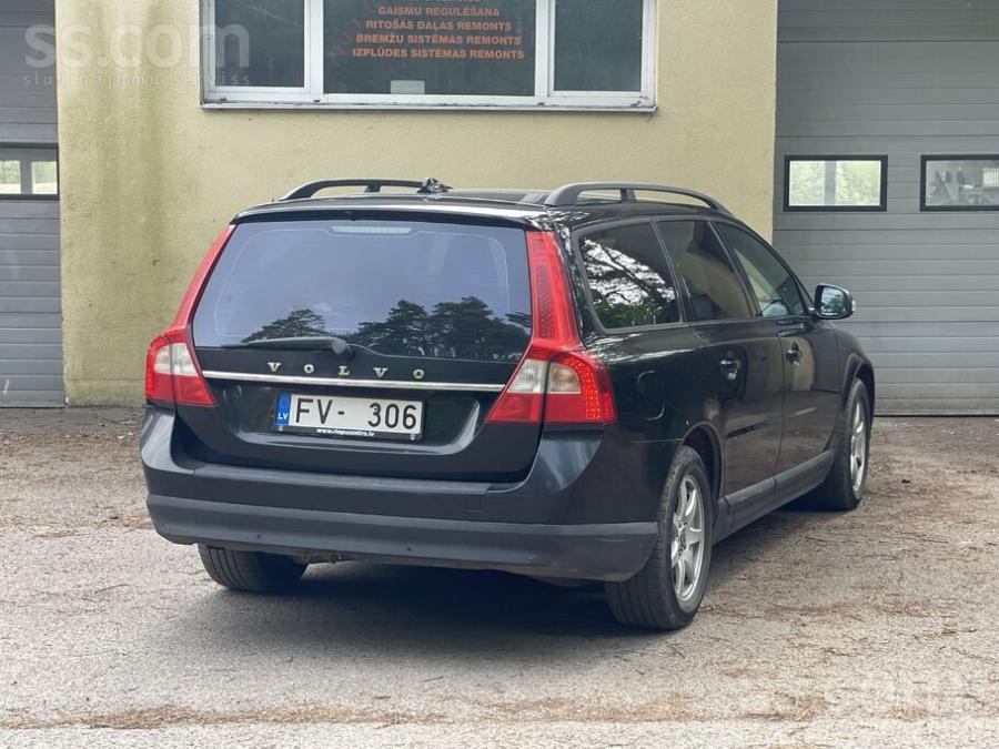 Melns Volvo V70 2009 Rīga, ar dzinēja tilpumu 2.00 L un nobraukumu 297 tūkst. km par 2650 €, foto 11 vietnē AUTOMOTO.COM.LV