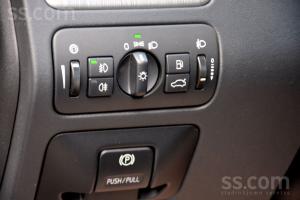 Melns Volvo V70 2009 Rīga, ar dzinēja tilpumu 2.00 L un nobraukumu 297 tūkst. km par 2650 €, foto 19 vietnē AUTOMOTO.COM.LV