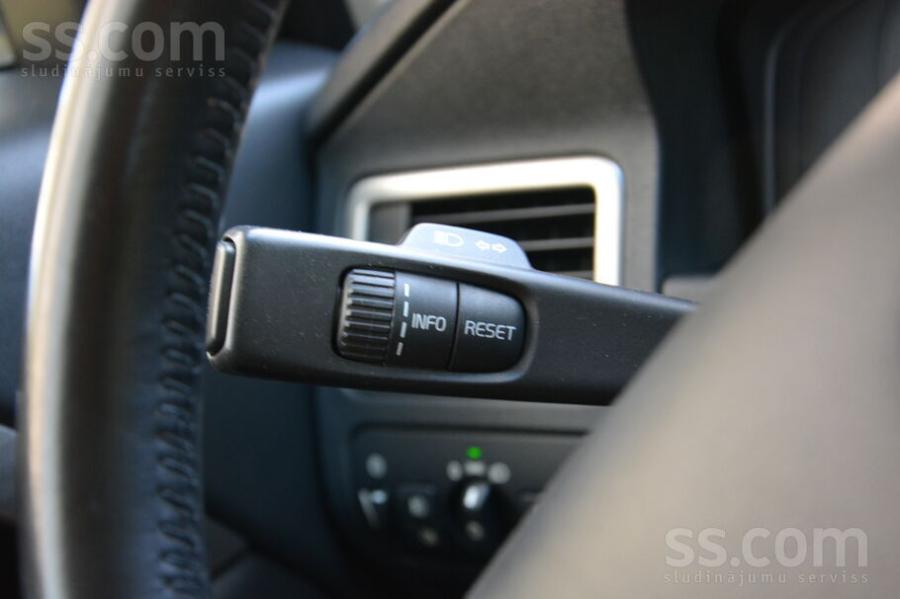 Melns Volvo V70 2009 Rīga, ar dzinēja tilpumu 2.00 L un nobraukumu 297 tūkst. km par 2650 €, foto 23 vietnē AUTOMOTO.COM.LV