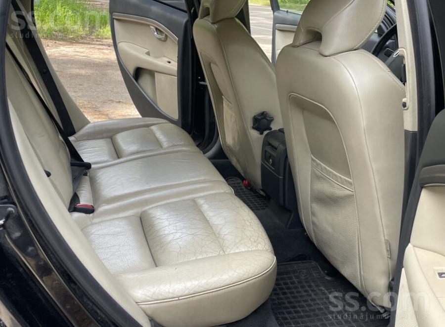 Melns Volvo V70 2009 Rīga, ar dzinēja tilpumu 2.00 L un nobraukumu 297 tūkst. km par 2650 €, foto 24 vietnē AUTOMOTO.COM.LV