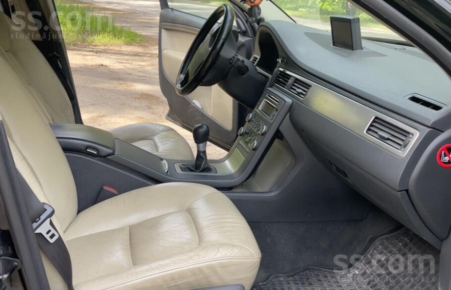 Melns Volvo V70 2009 Rīga, ar dzinēja tilpumu 2.00 L un nobraukumu 297 tūkst. km par 2650 €, foto 26 vietnē AUTOMOTO.COM.LV