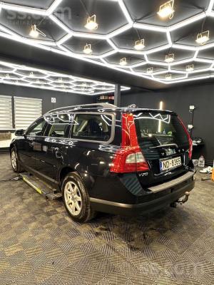 Black Volvo V70 2009 in Valmiera, with an engine capacity of 2.00 L and mileage of 364 thousand km for 4150 €, photo  on AUTOMOTO.COM.LV