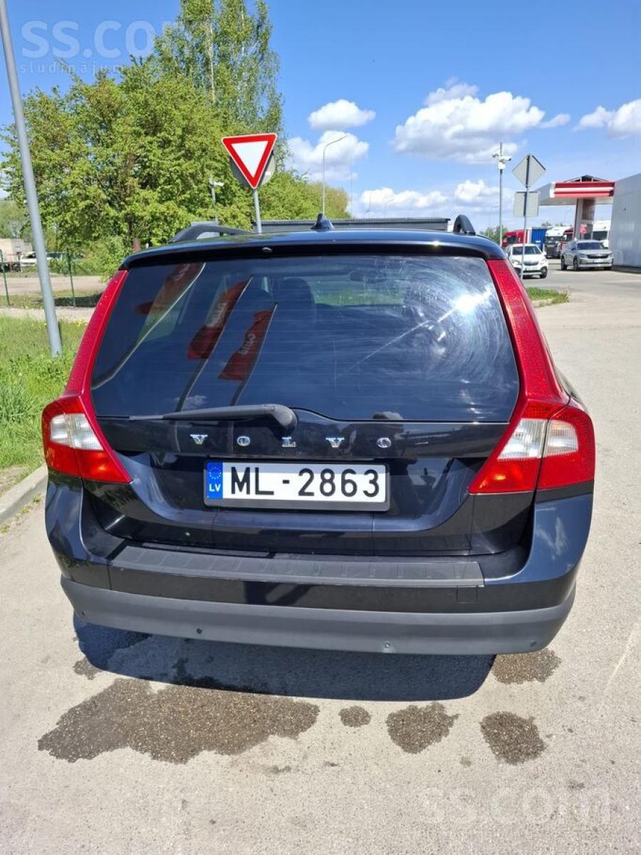 Melns Volvo V70 2009 Bauska, ar dzinēja tilpumu 2.40 L un nobraukumu 381 tūkst. km par 4200 €, foto 4 vietnē AUTOMOTO.COM.LV