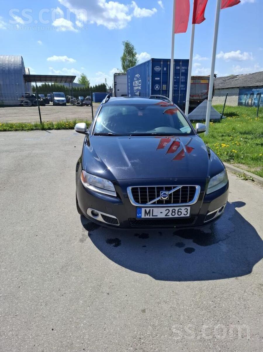 Melns Volvo V70 2009 Bauska, ar dzinēja tilpumu 2.40 L un nobraukumu 381 tūkst. km par 4200 €, foto 5 vietnē AUTOMOTO.COM.LV